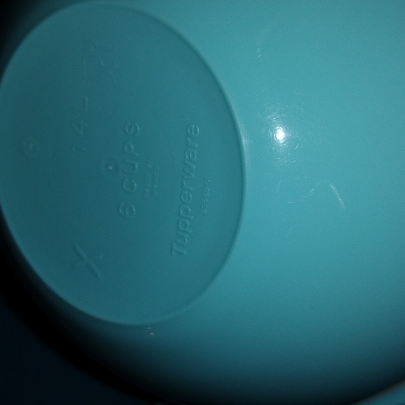 Tupperware | Kitchen | Tupperware Small Bowl 6 Cups | Poshmark